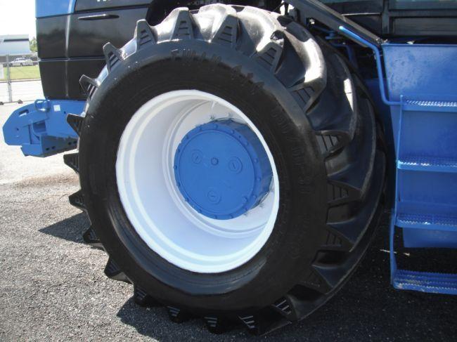 2002 Buhler Versatile 2360 4x4 Ag. Tractor