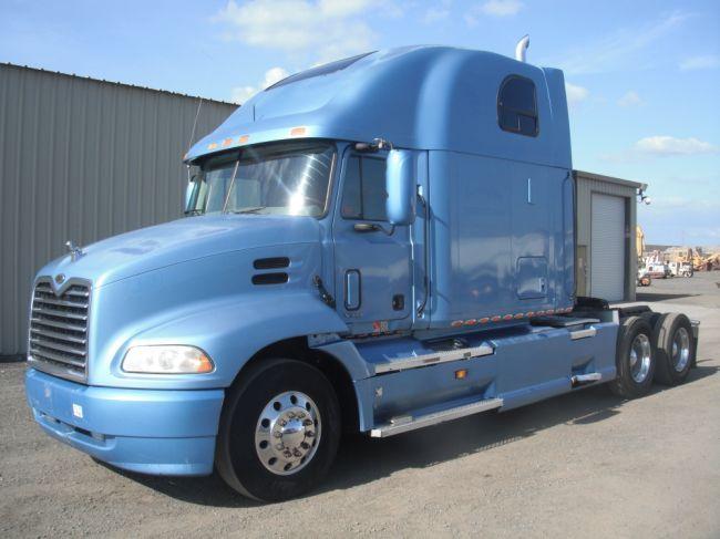 2000 Mack CX613 T/A Sleeper Truck Tractor