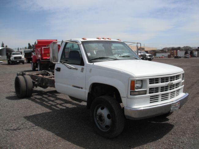 1995 Chevrolet Cheyenne 3500 HD S/A Cab & Chassis