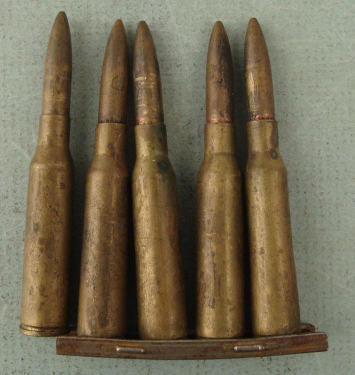 WWII M1 RIFLE CLIP WITH 5 BULLETS FOR M1