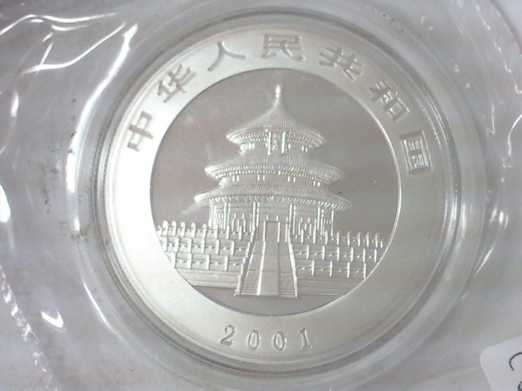 2001 CHINA 10 YUAN SILVER PANDA COIN (UNC)
