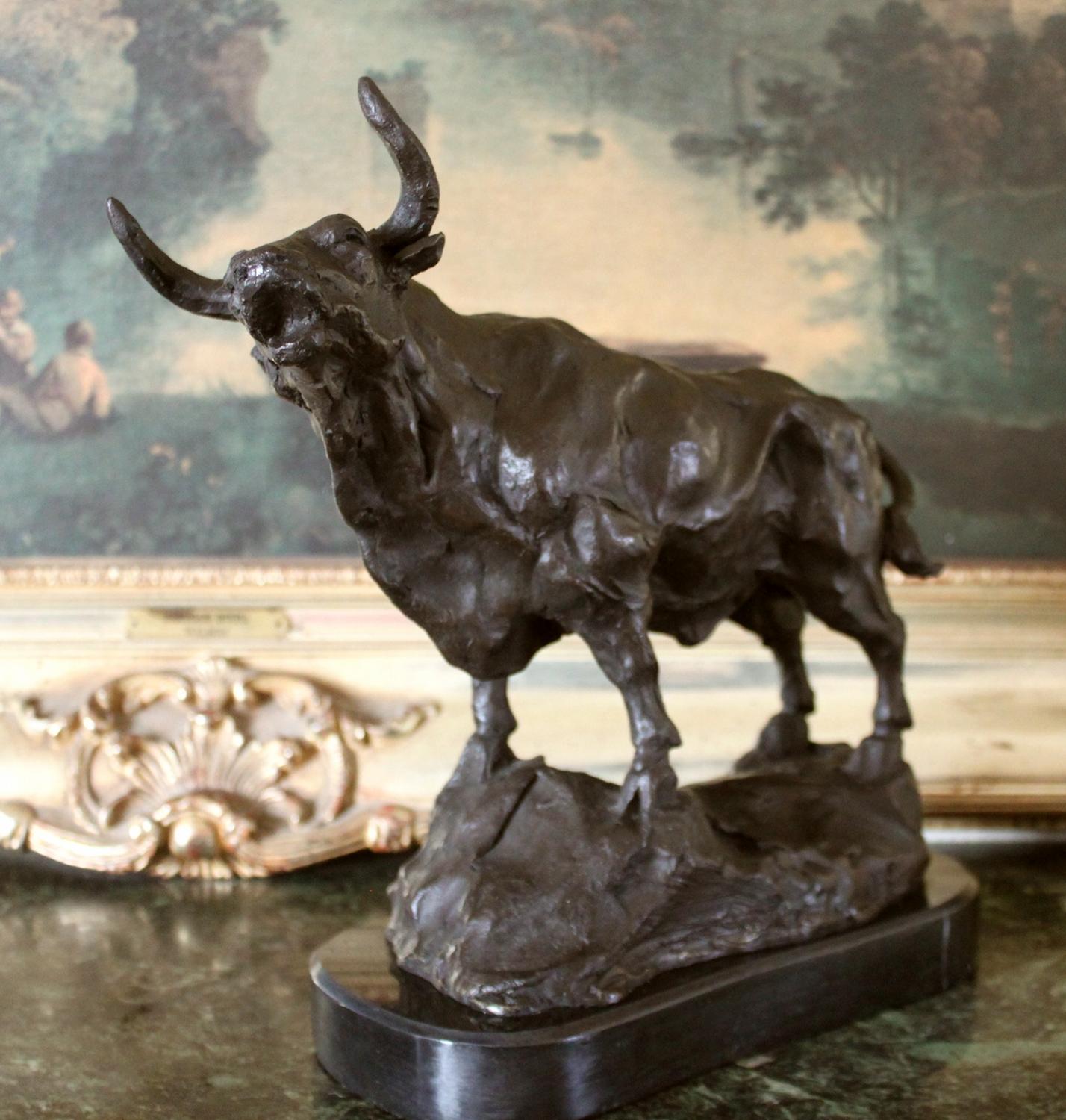 SM522 - Regal Bronze Sculpture Taurus Bull Fighter
