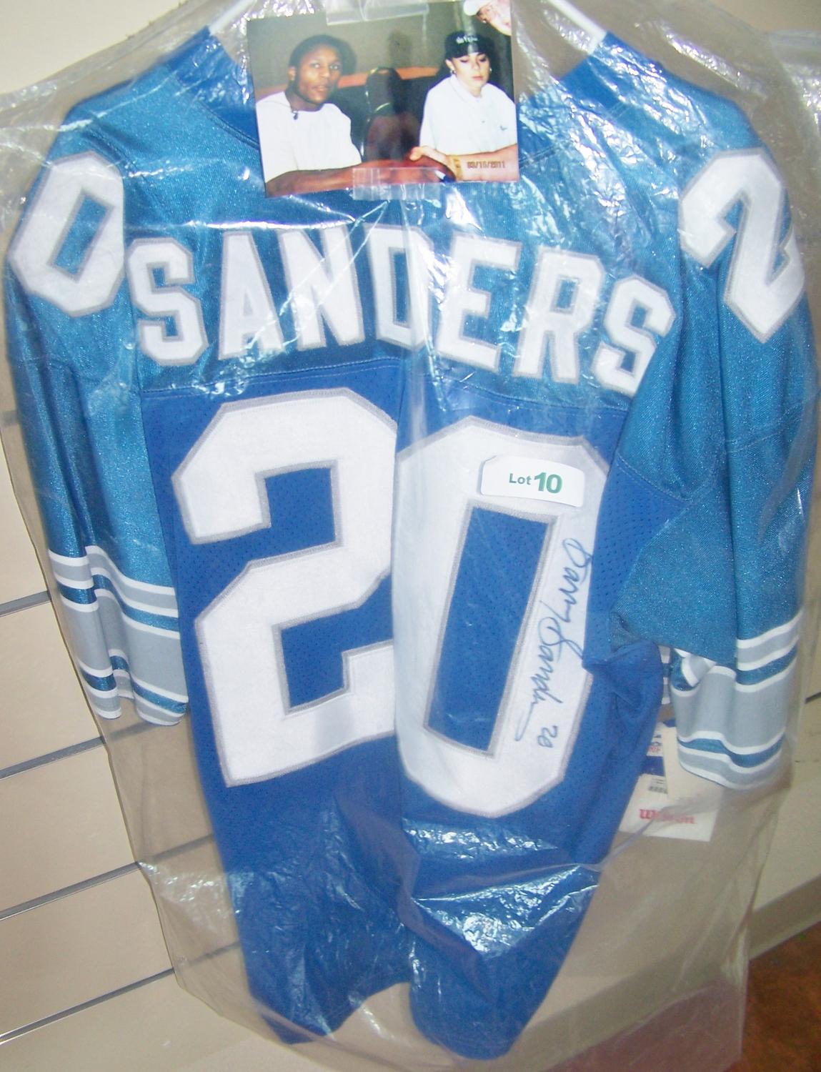 Barry Sanders Signed Jersey.