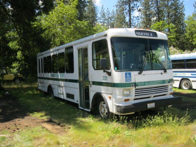 1997 Freightliner 32-Passenger Coach Bus