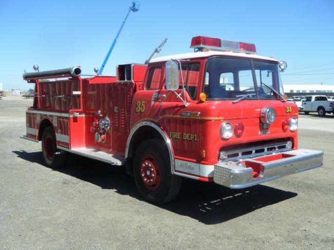 1968 Ford 950 S/A Fire Truck