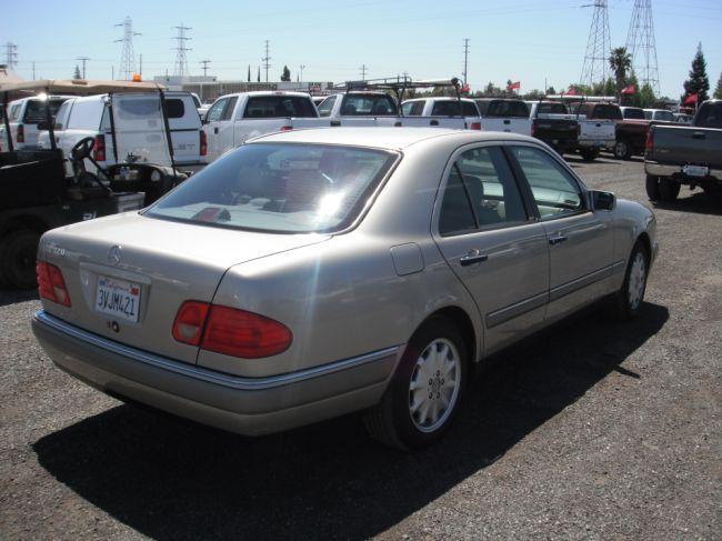 1997 Mercedes-Benz E320 Sedan