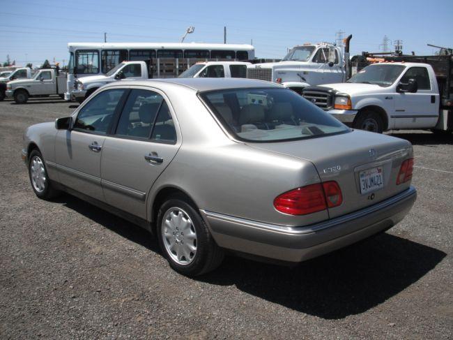1997 Mercedes-Benz E320 Sedan