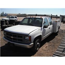 1998 Chevrolet 3500 4-Door Dually Utility Truck