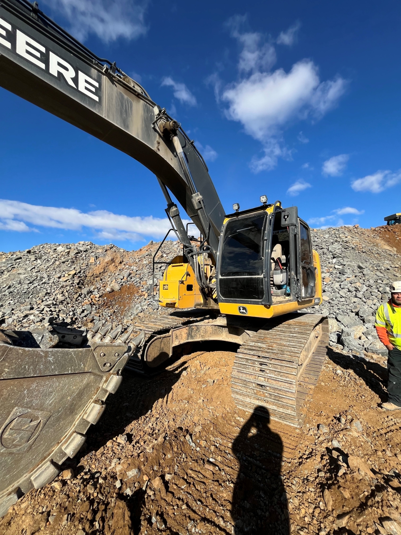2020 JOHN DEERE 345G LC Excavator - J.M. Wood Auction Company, Inc.