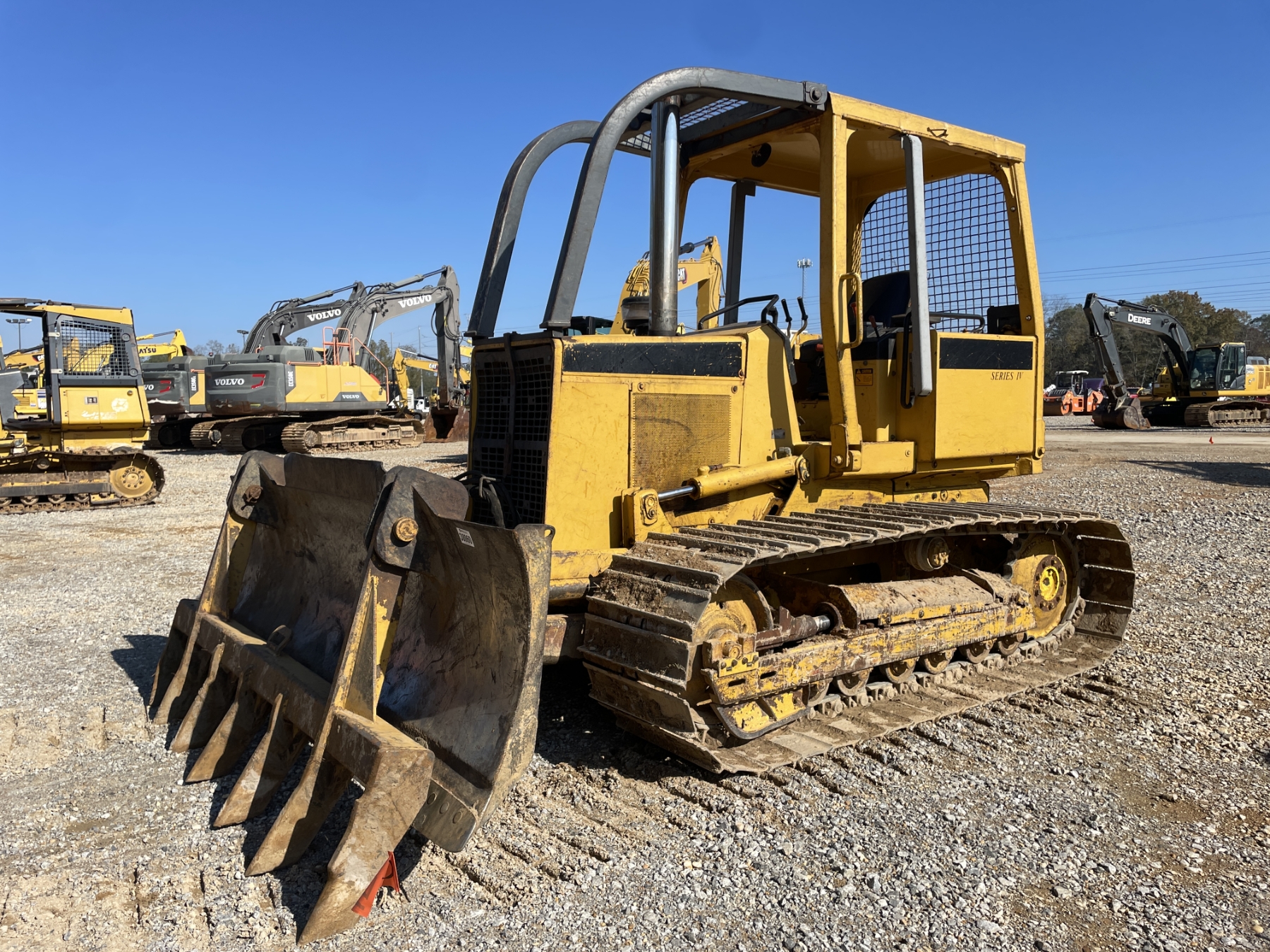 1999 JOHN DEERE 450G SERIES IV Dozer / Crawler Tractor - J.M. Wood Auction Company, Inc.