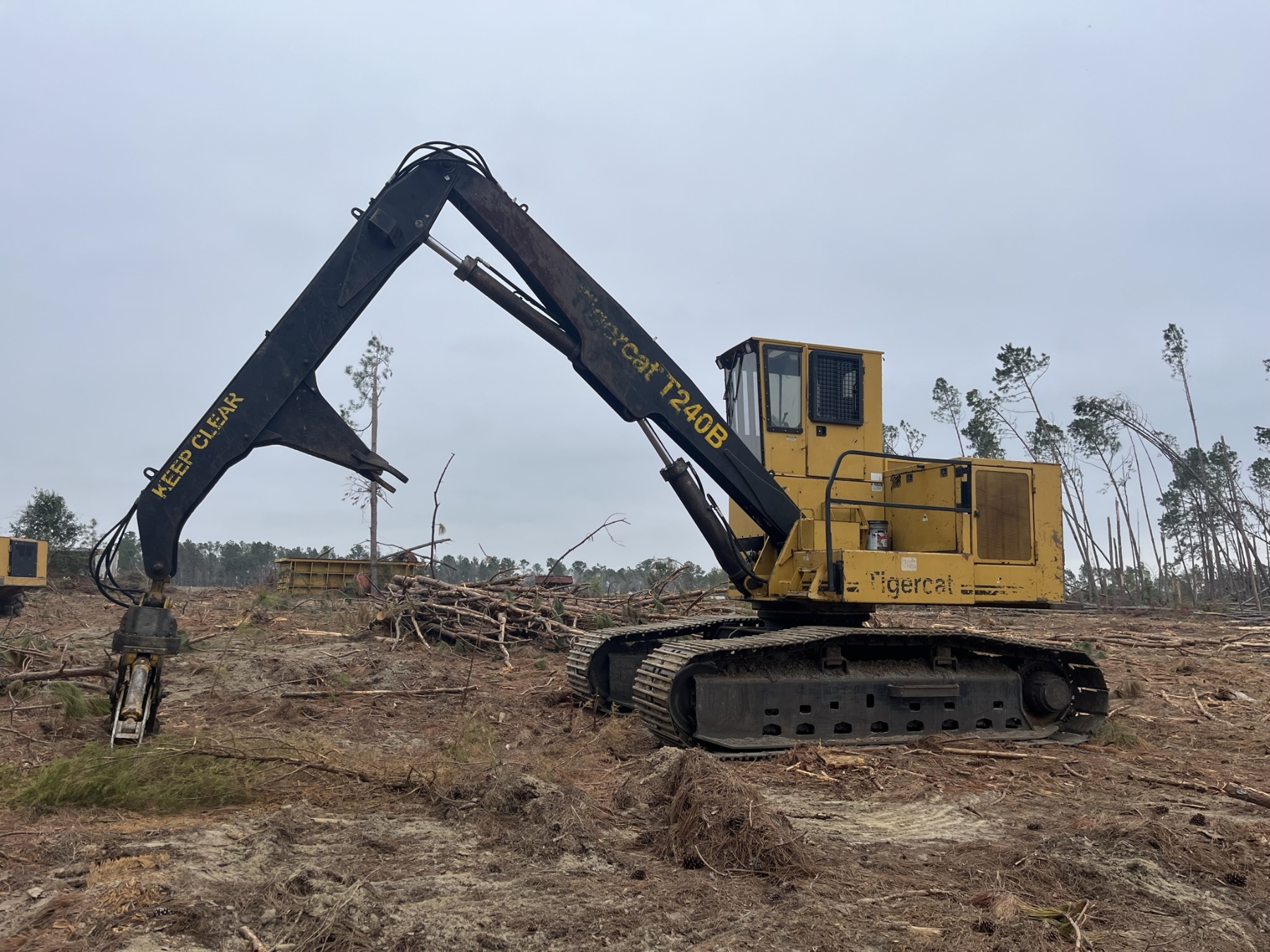 2005 TIGERCAT T240B TRACK Log Loader - J.M. Wood Auction Company, Inc.