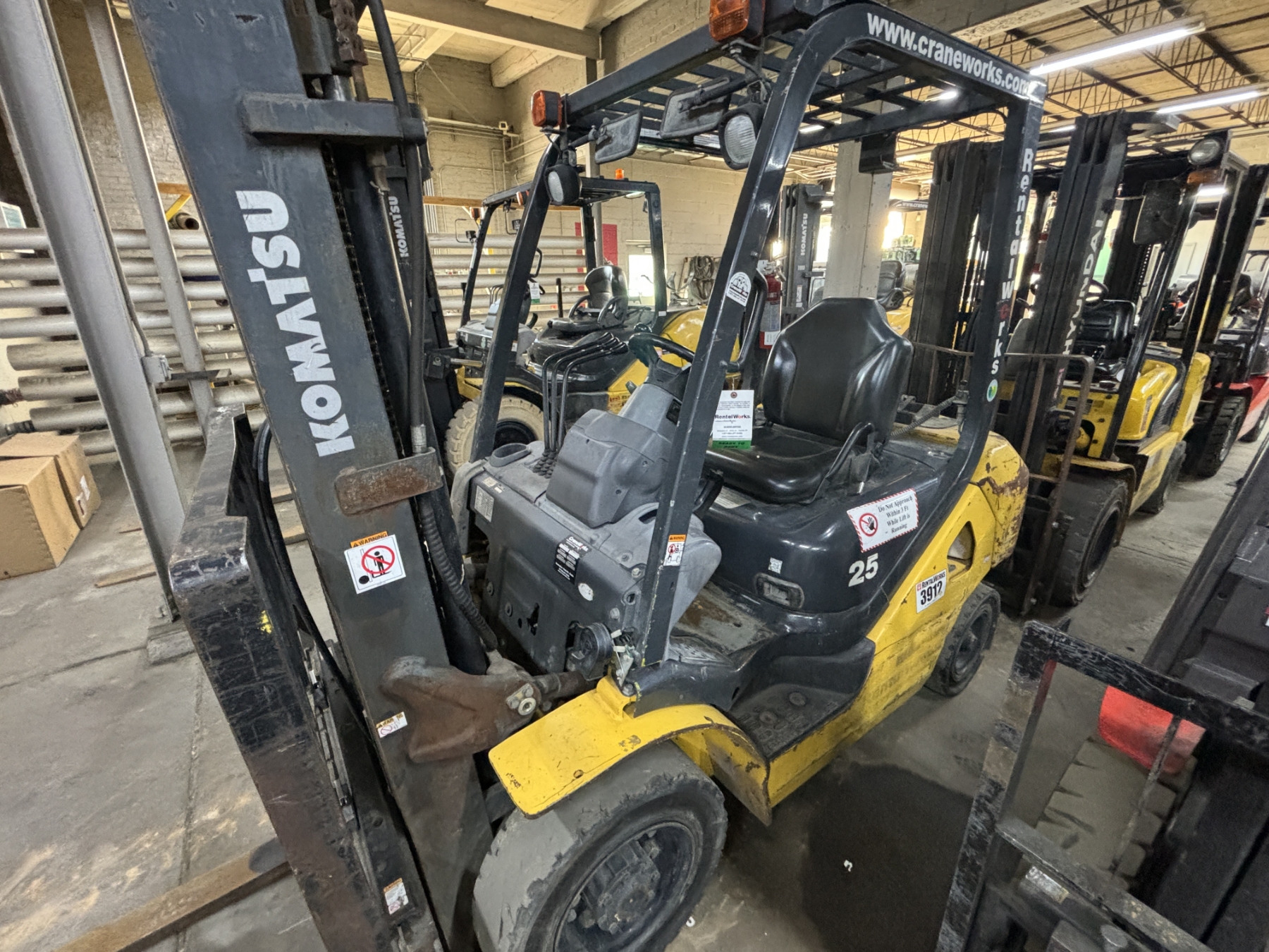 2013 KOMATSU FG25T-16 Forklift - Mast - J.M. Wood Auction Company, Inc.