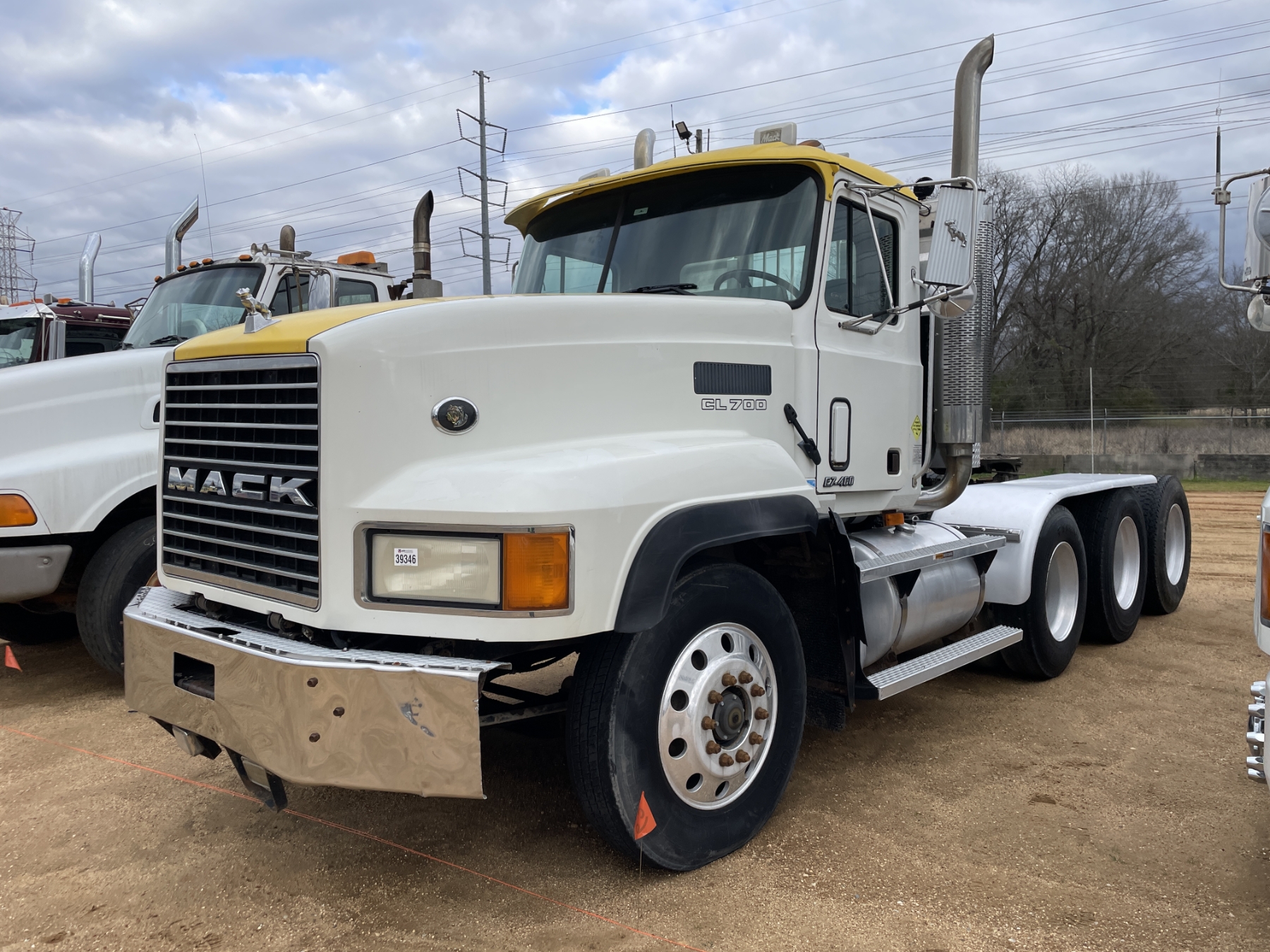 2000 MACK CL713 Day Cab Truck - J.M. Wood Auction Company, Inc.