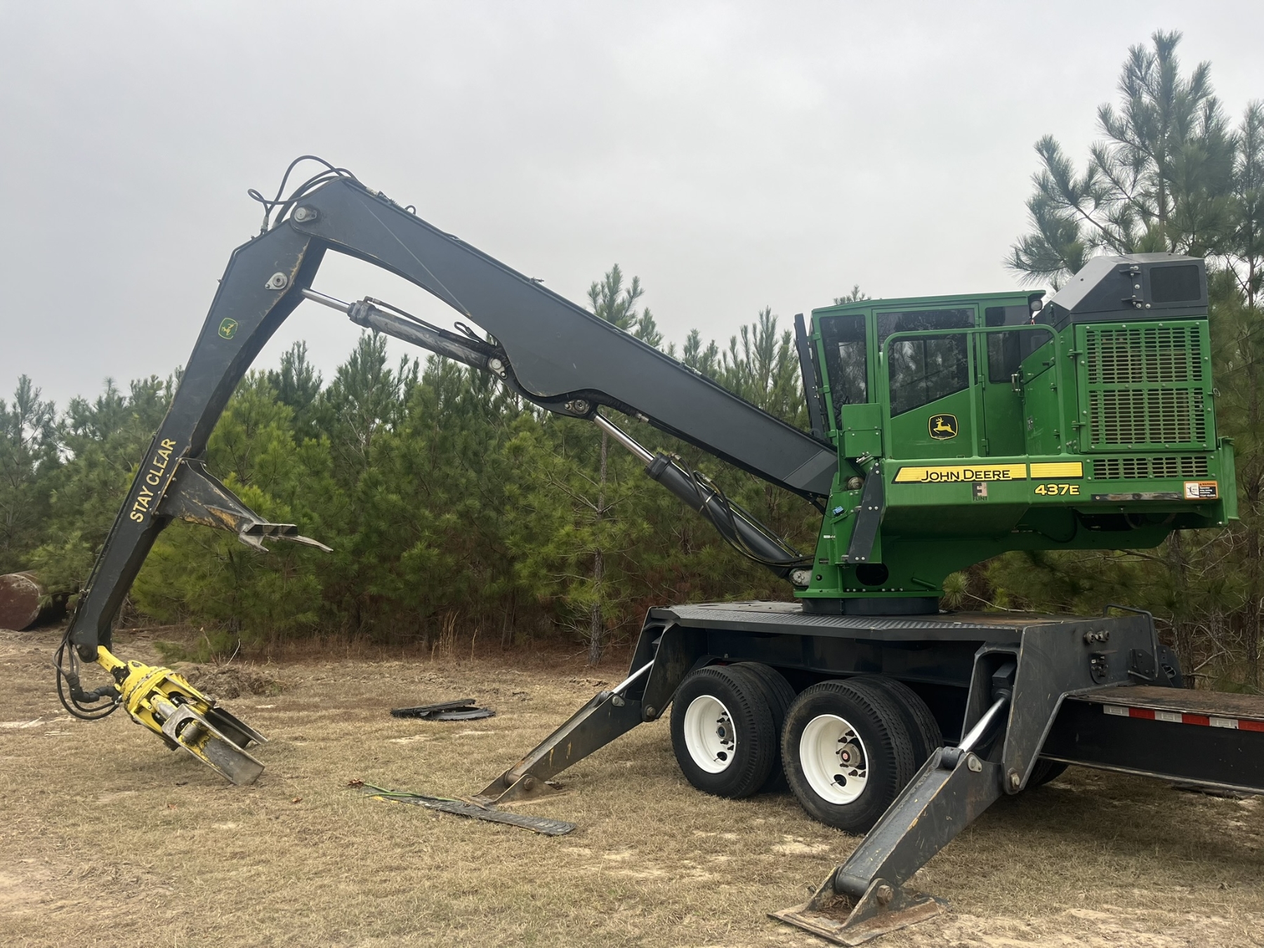 2020 JOHN DEERE 437E Log Loader - J.M. Wood Auction Company, Inc.