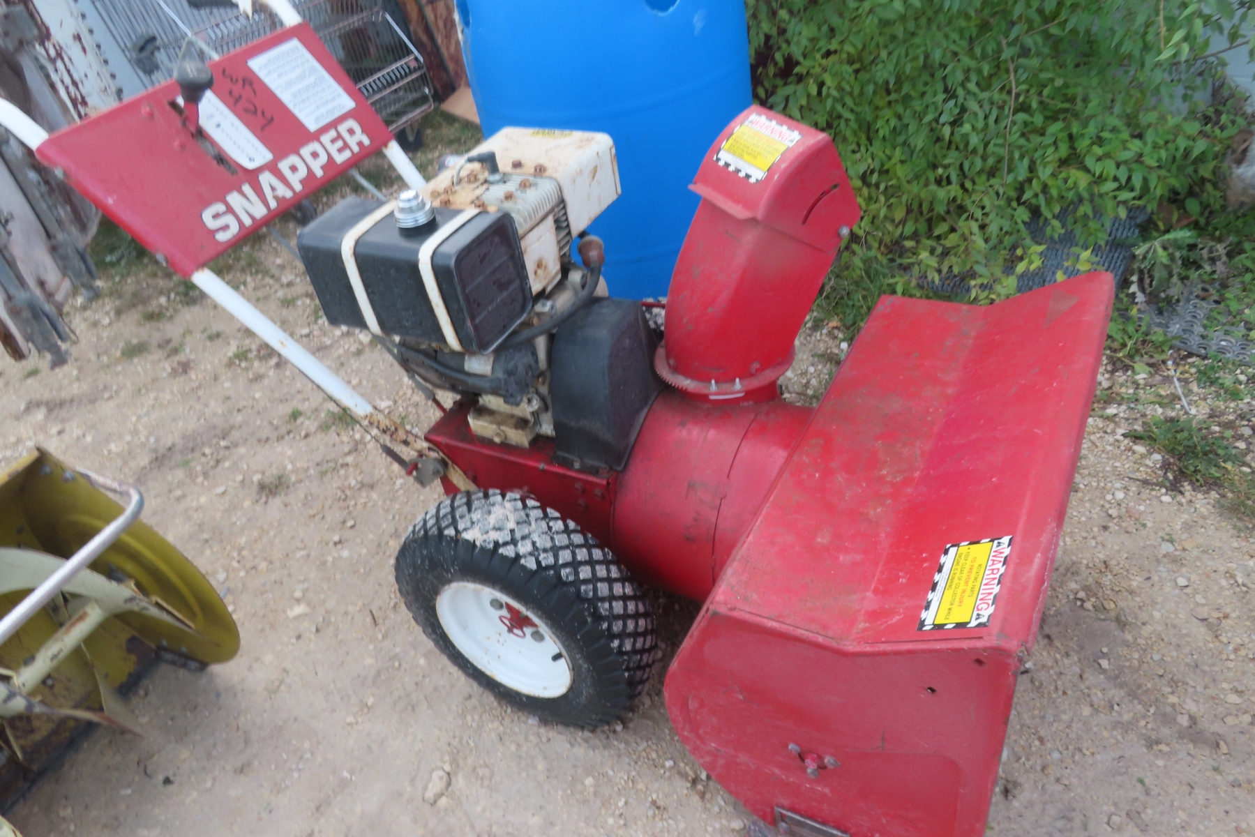 Snapper 8 HP 26" Snowblower with Electric Start (Running)