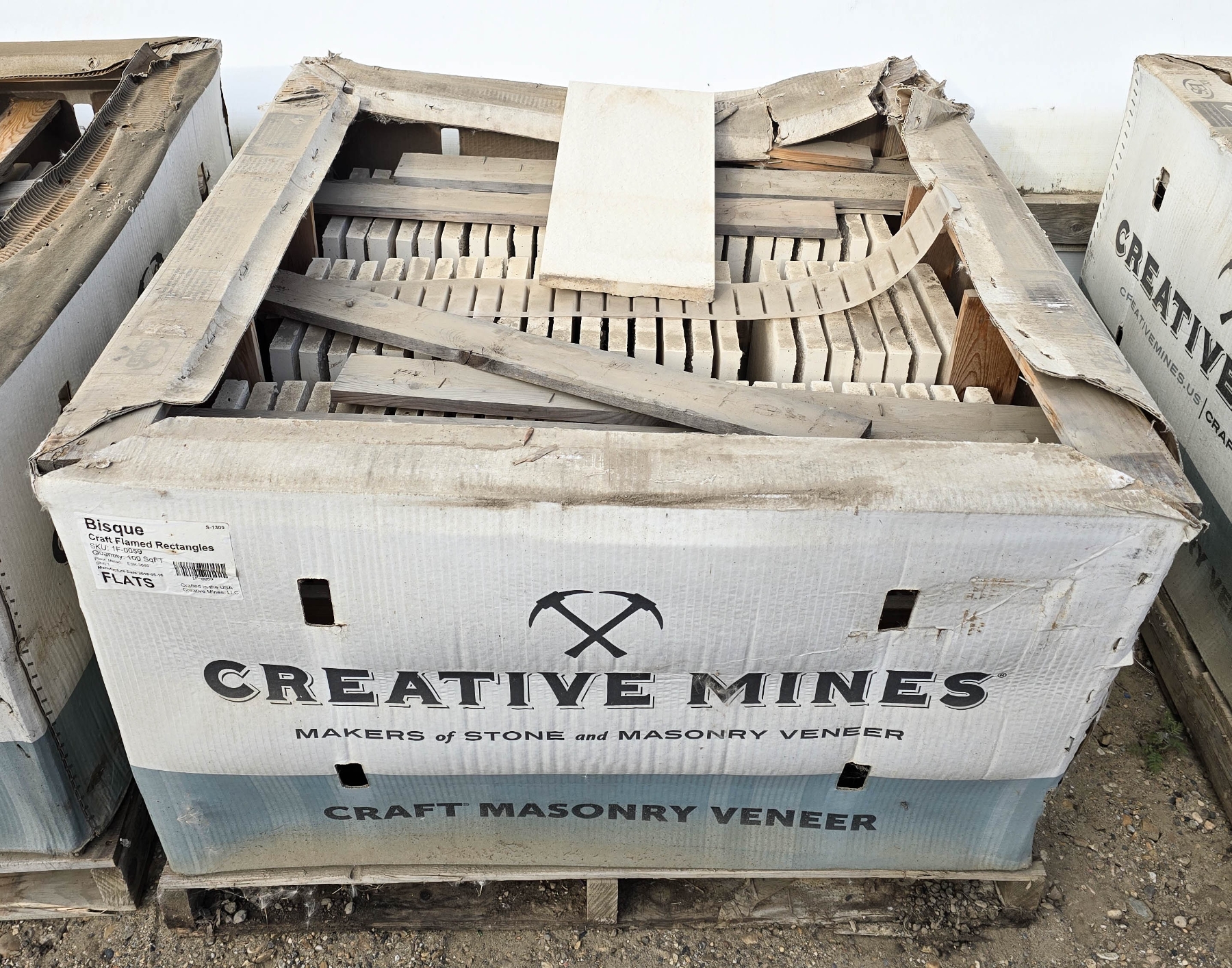 PALLET OF HIGH END DECO FLAT STONES FOR WALLS