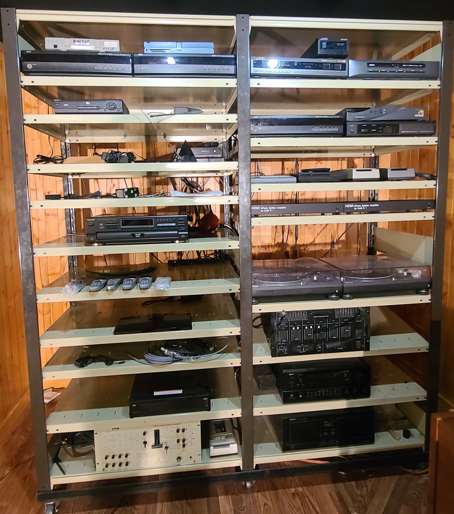 COMPLETE STEREO / VIDEO HOME THEATER SYSTEM W/ ROLLING SHELVING