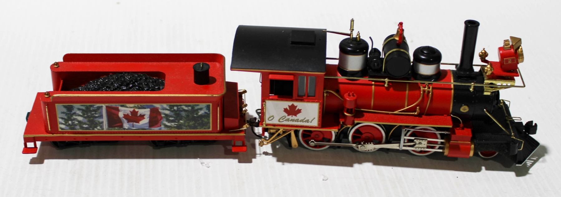 O CANADA EXPRESS LOCOMOTIVE & TENDER MODEL TRAIN