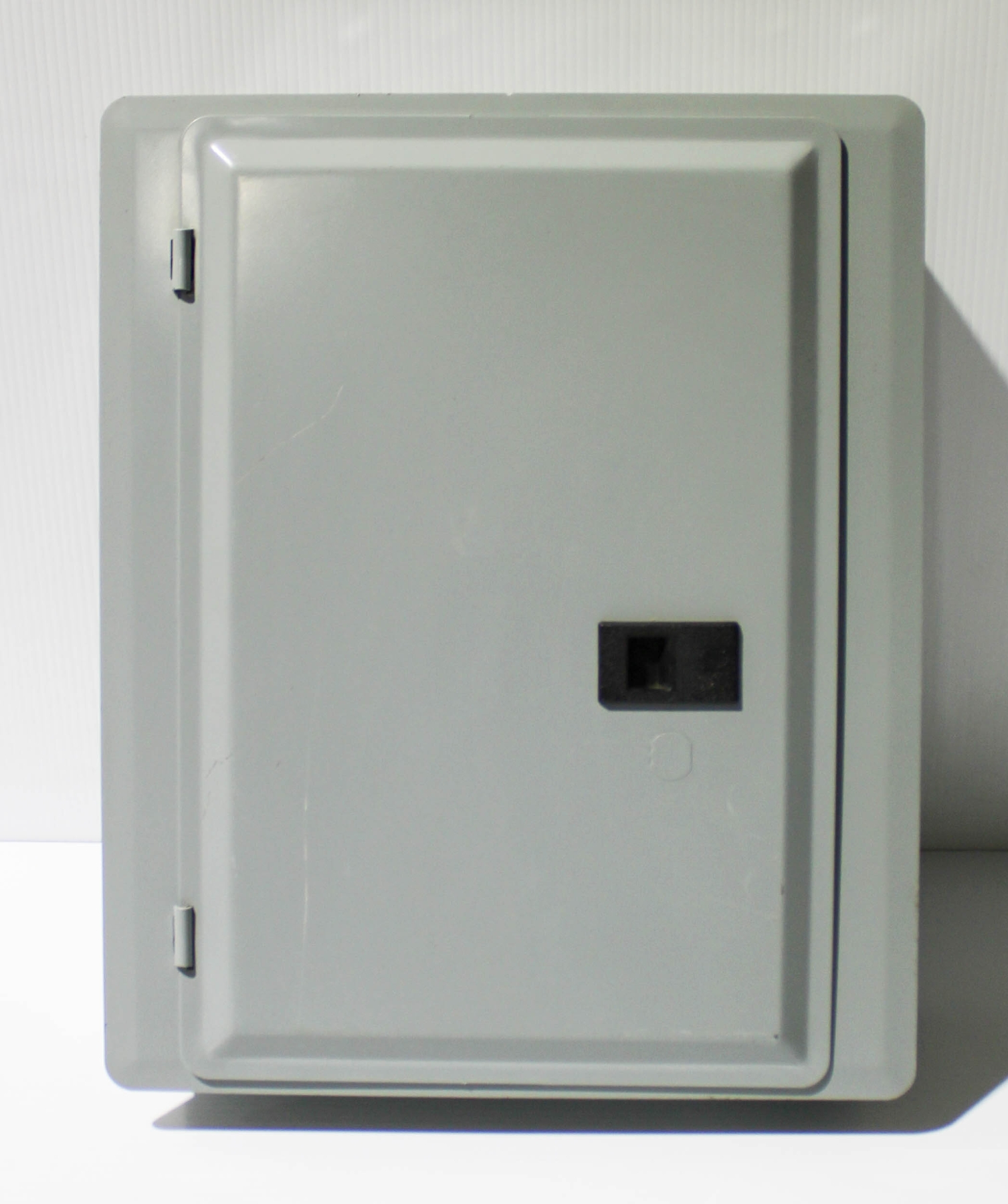 SIEMENS EQ LOADCENTER MAIN BREAKER BOX