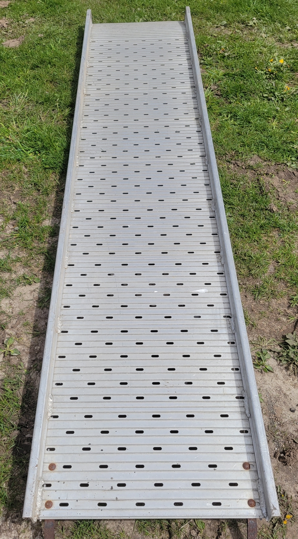 ALUMINUM TRAILER RAMP - 10FT - Kidd Family Auctions