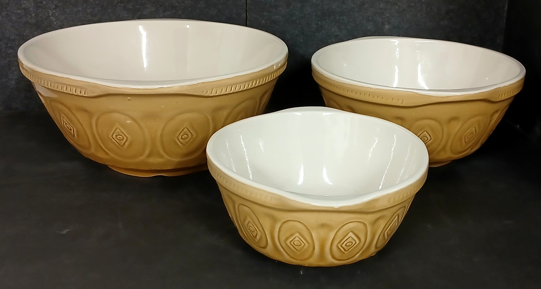LOT OF 3 - GEOMETRIC PATTERN MIXING BOWLS