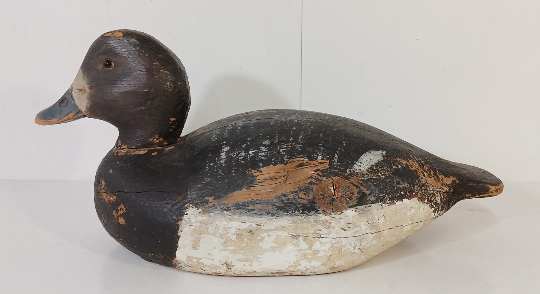 GOLDEN EYE DUCK DECOY - SIGNED G.F.(?) - Kidd Family Auctions