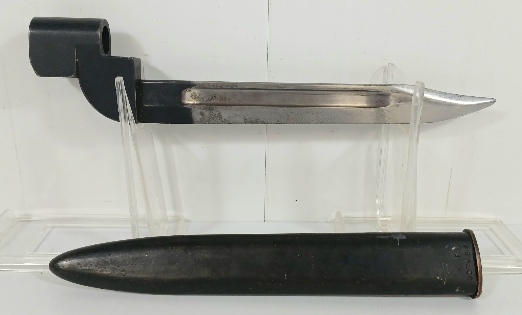 LEE ENFIELD NO. 9 MK 1 BAYONET W/ SCABBARD - Kidd Family Auctions