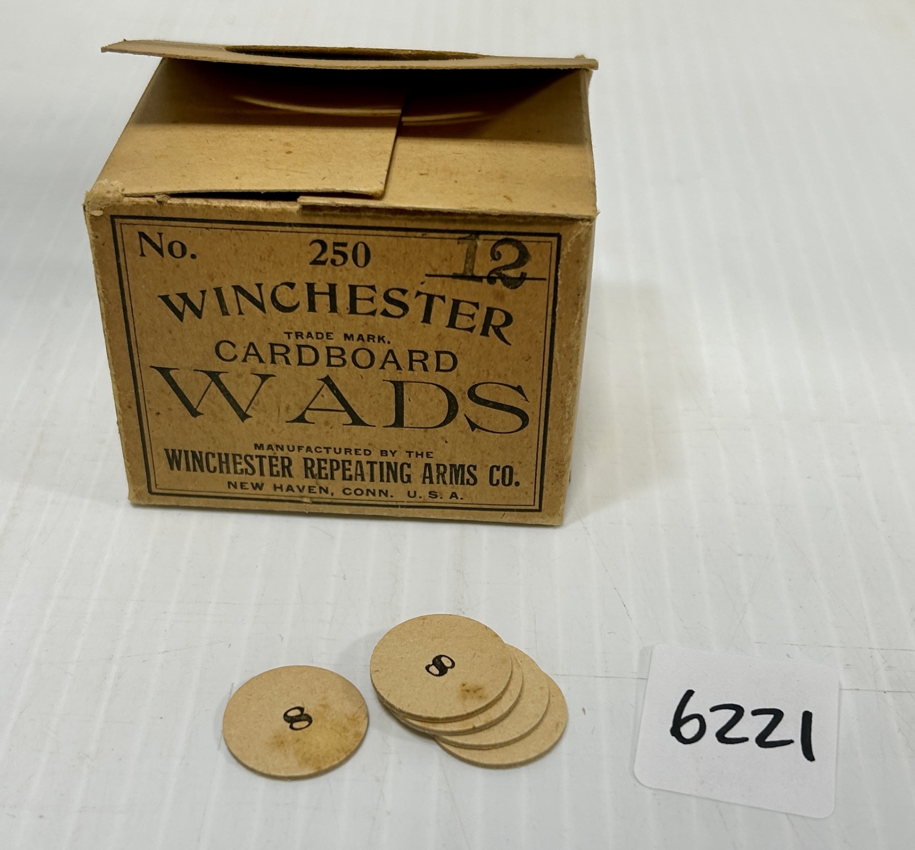 WADS: APPROX 200X WINCHESTER 12 GA NO 8 OVER SHOT WADS