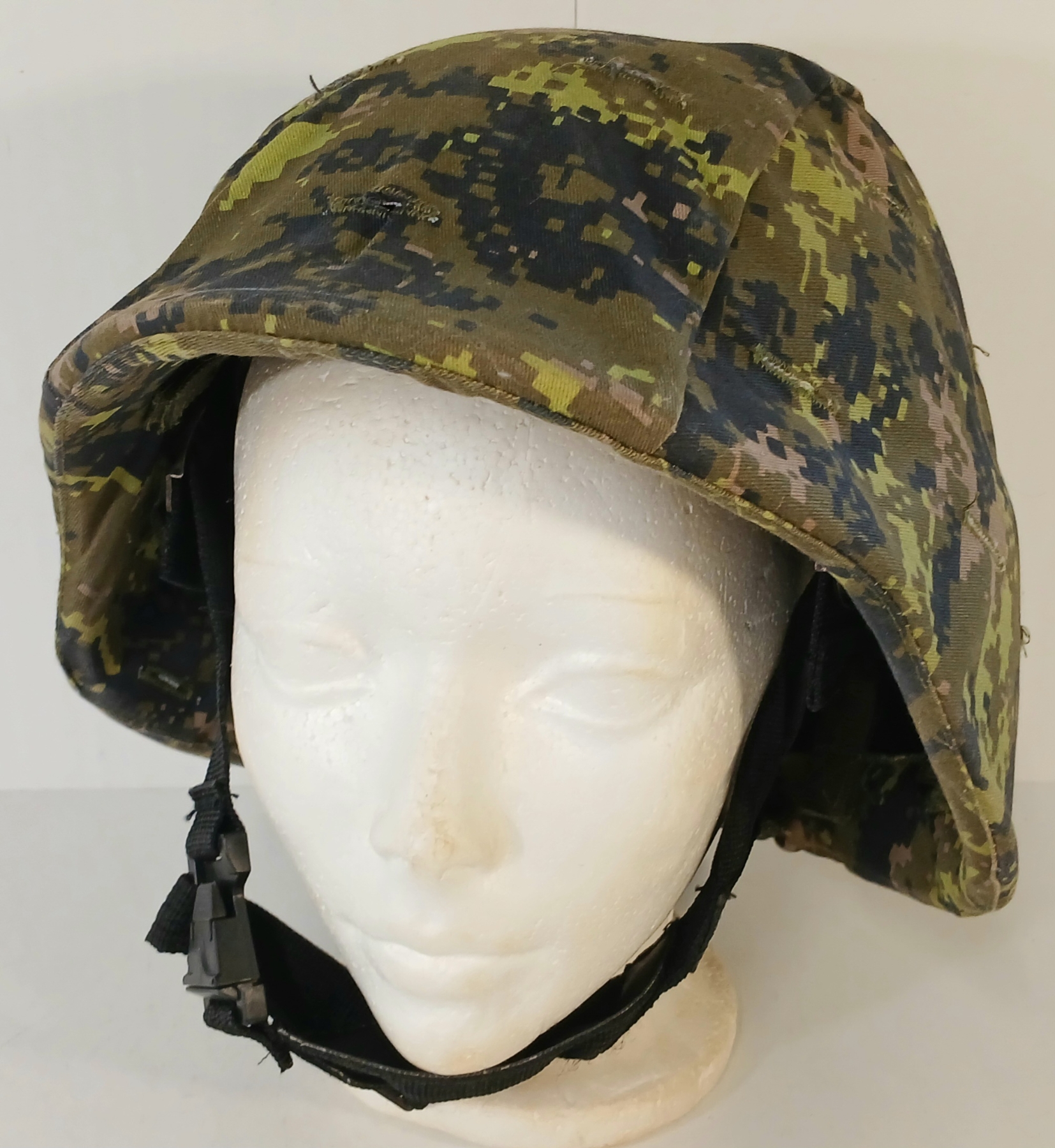 CDN ARMED FORCES HELMET W/ CADPAT COVER - Kidd Family Auctions