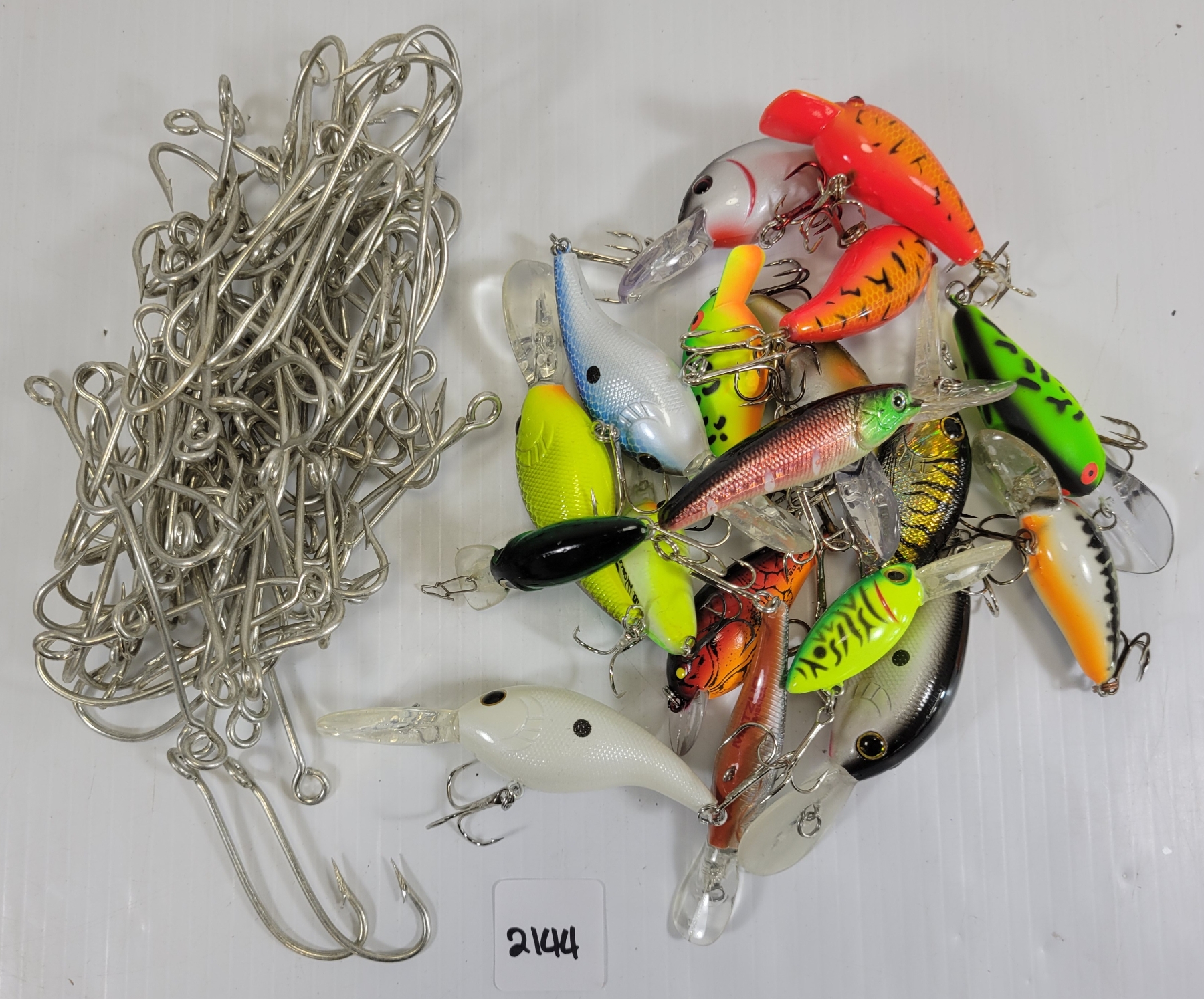 QTY OF PIKE LURES & HOOKS