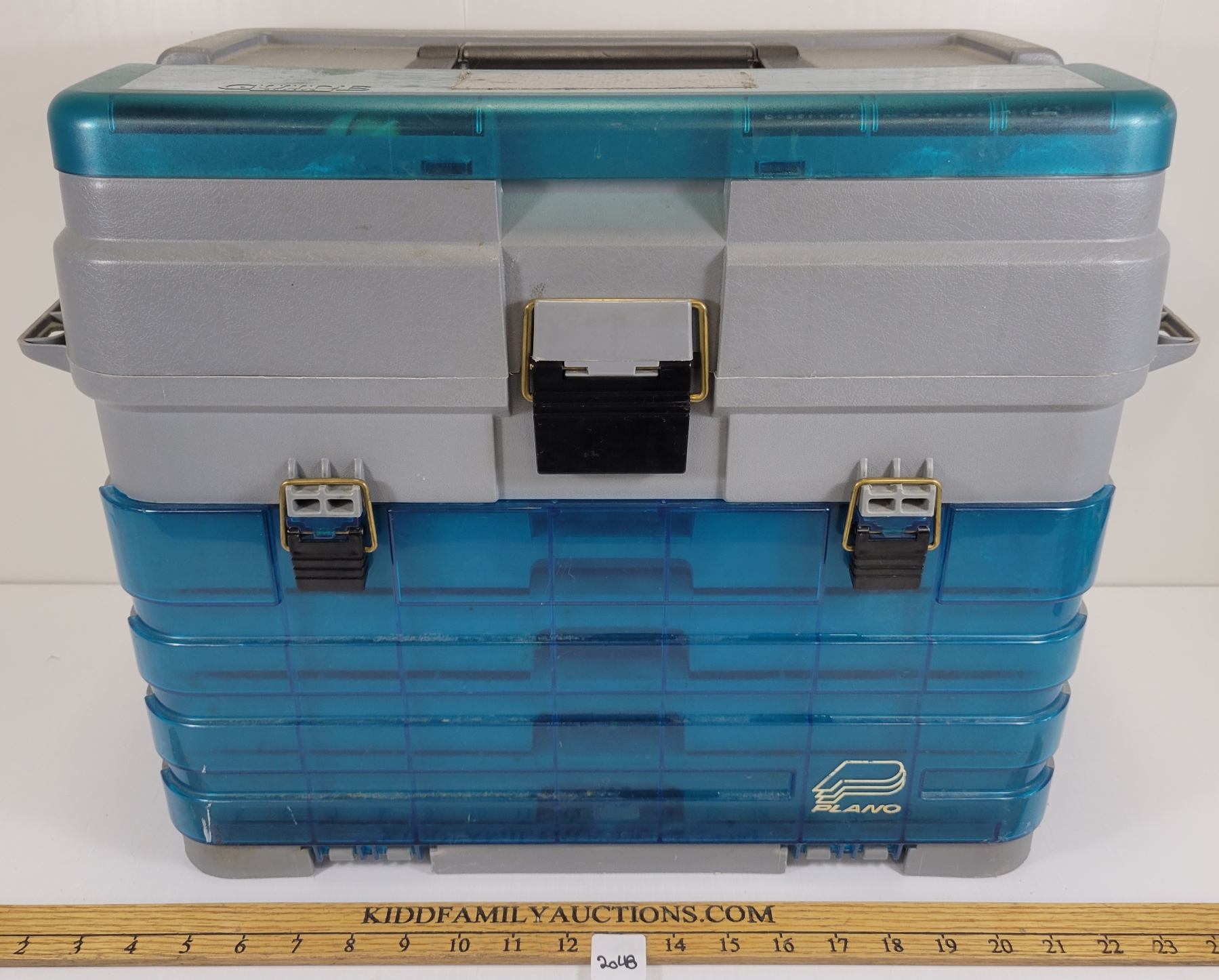 PLANO GUIDE SERIES TACKLEBOX W/ CONTENTS - INCL LURES, ETC