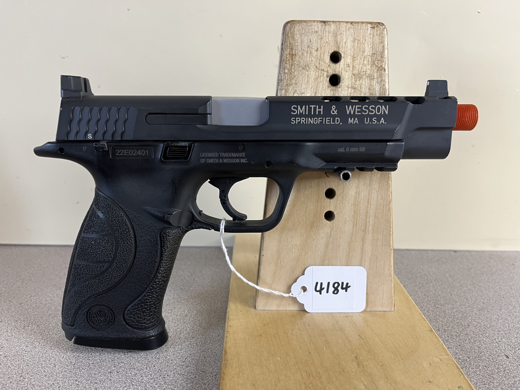 SMITH & WESSON M&P 9L IN 6MM BB - NO PAL REQUIRED - Kidd Family Auctions