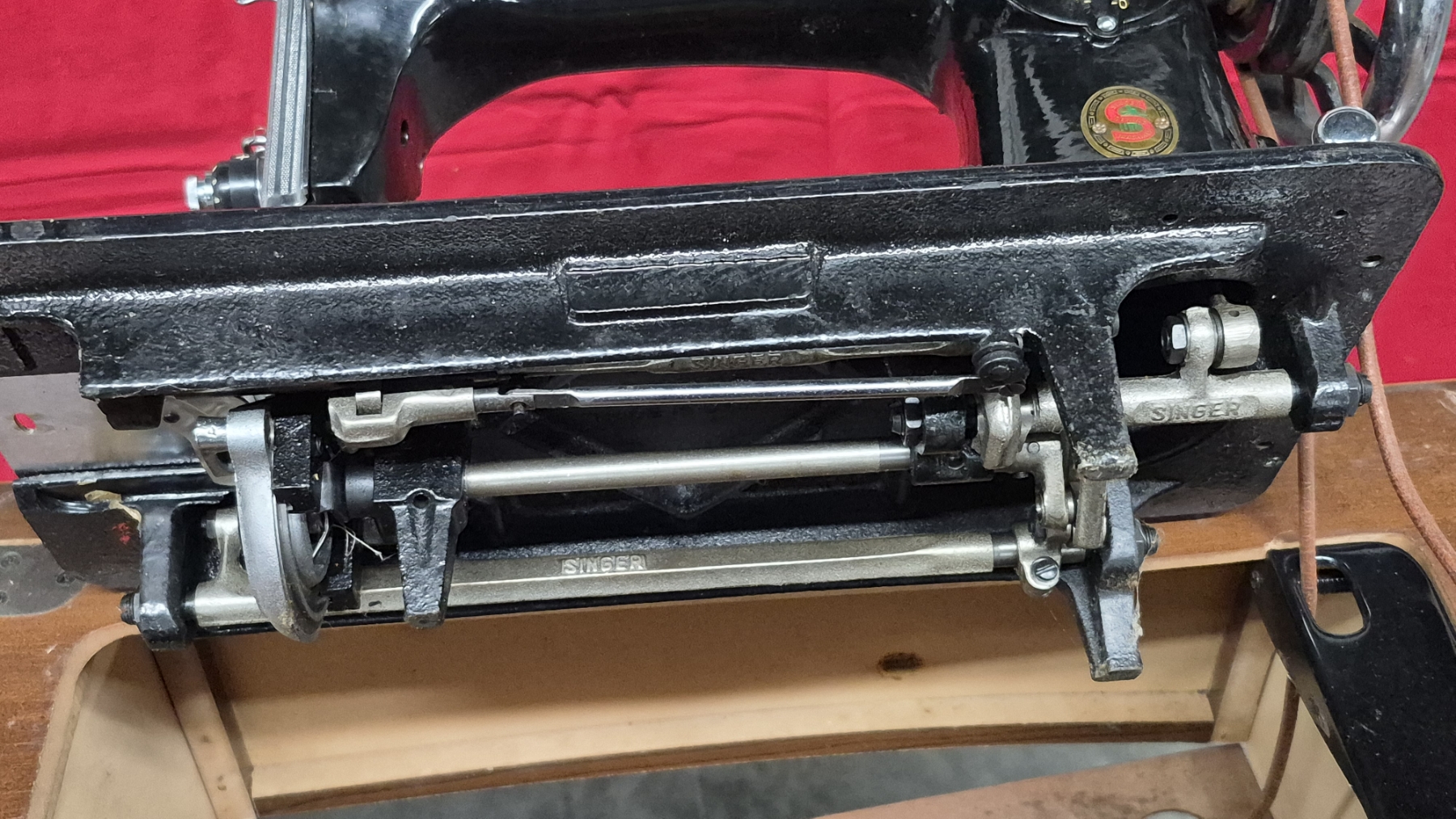 Finest Antique Floor Model Singer Sewing Machine Gem Ever - This Is A ...