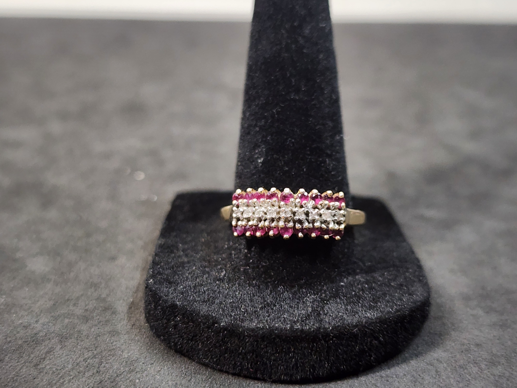 Gorgeous 10KP Gold Ring with Ruby-Colored and Clear Stones - Size 10.5 ...