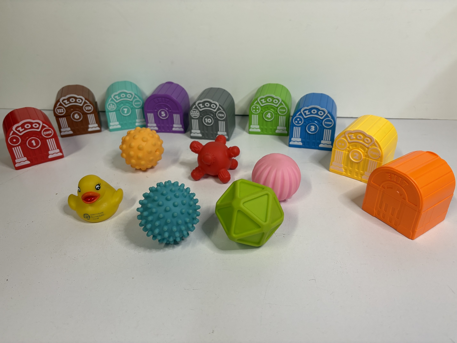 Zoo houses with animals - Rubber Duck & Small Balls - Bear - Elephant ...