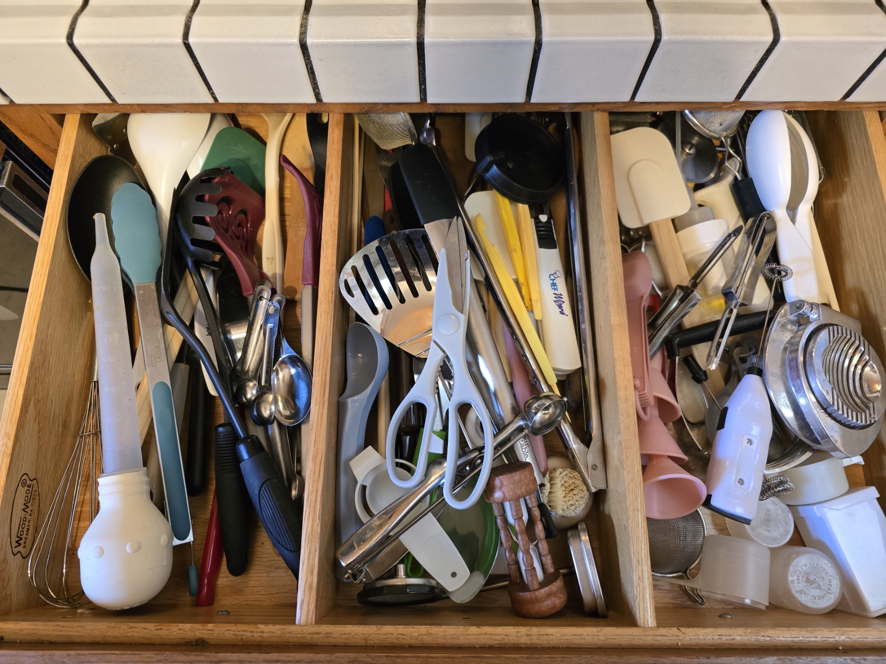 Assorted Kitchen Utensils - Bosley Auctioneers