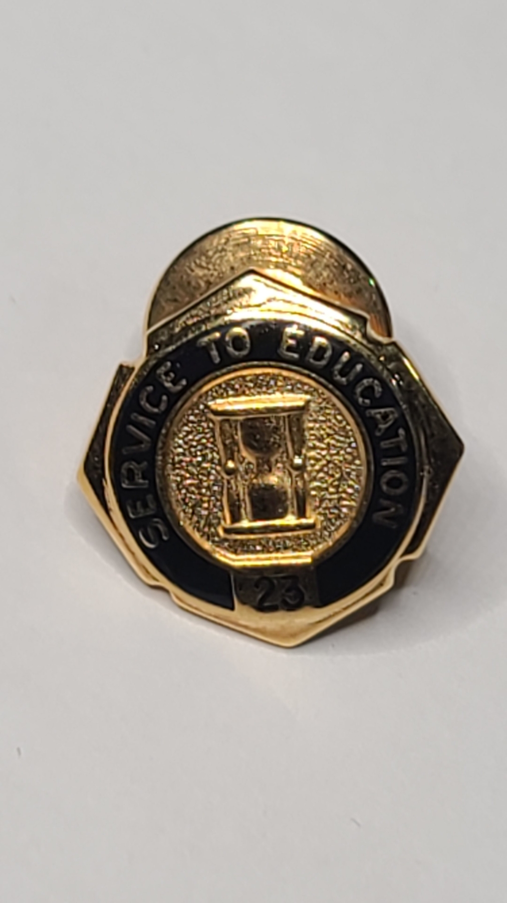 24K Gold Plated Service To Education 23 Year Pin - Bosley Auctioneers