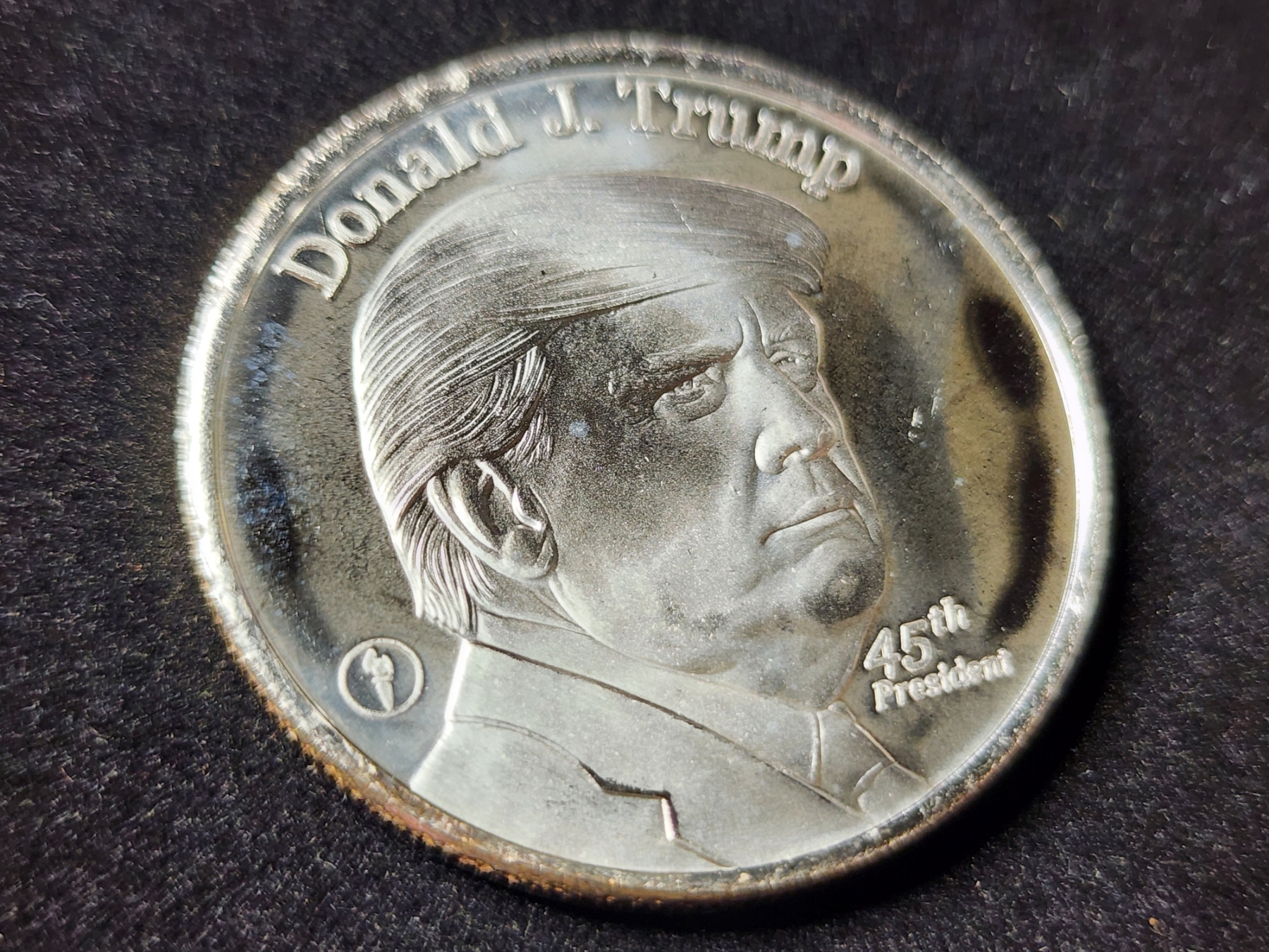 1 Troy Oz .999 Fine Silver Donald J. Trump & The White House Round ...