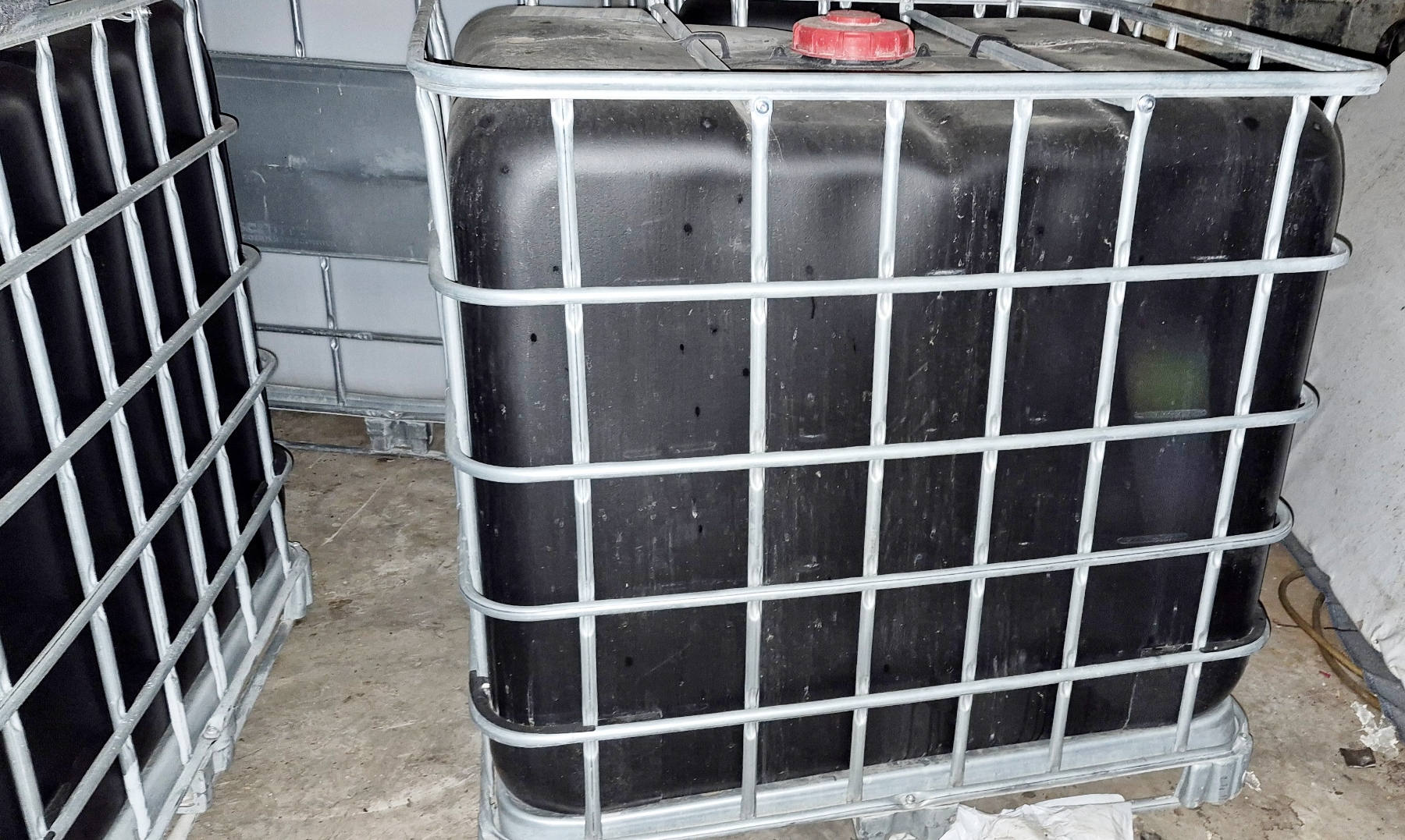 3 of 8... 250 Gallon Potable Water Grade IBC Tote Tank W Galvanized ...