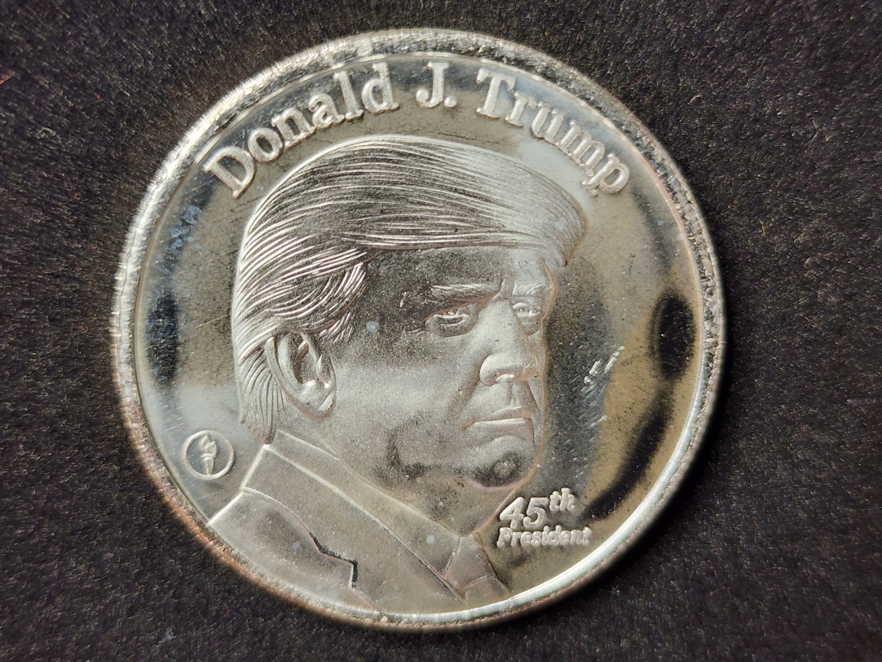 1 Troy Oz .999 Fine Silver Donald J. Trump & The White House Round ...