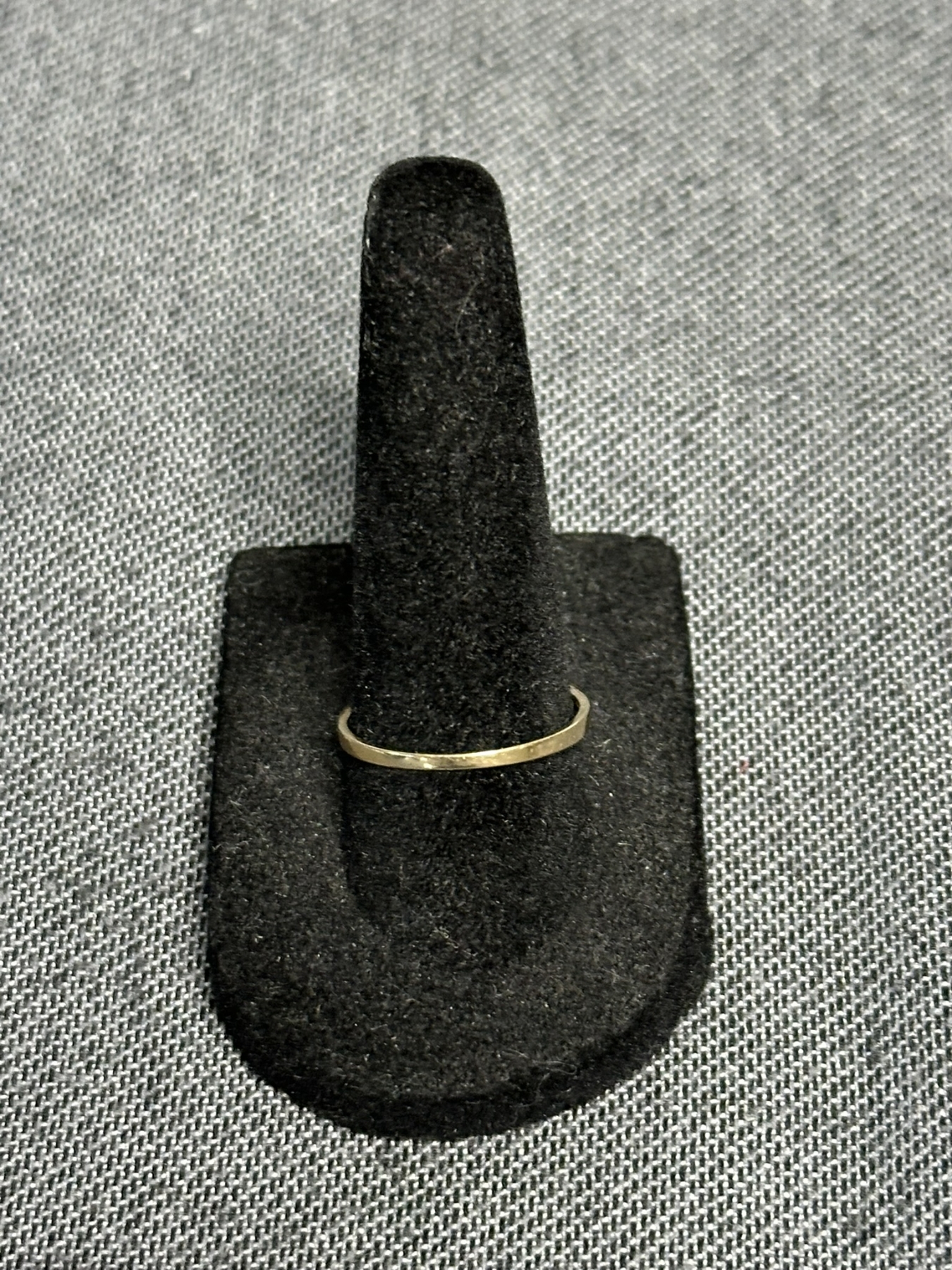 14k Gold Clover Shape Ring - Total Weight 1.5 grams - Bosley Auctioneers