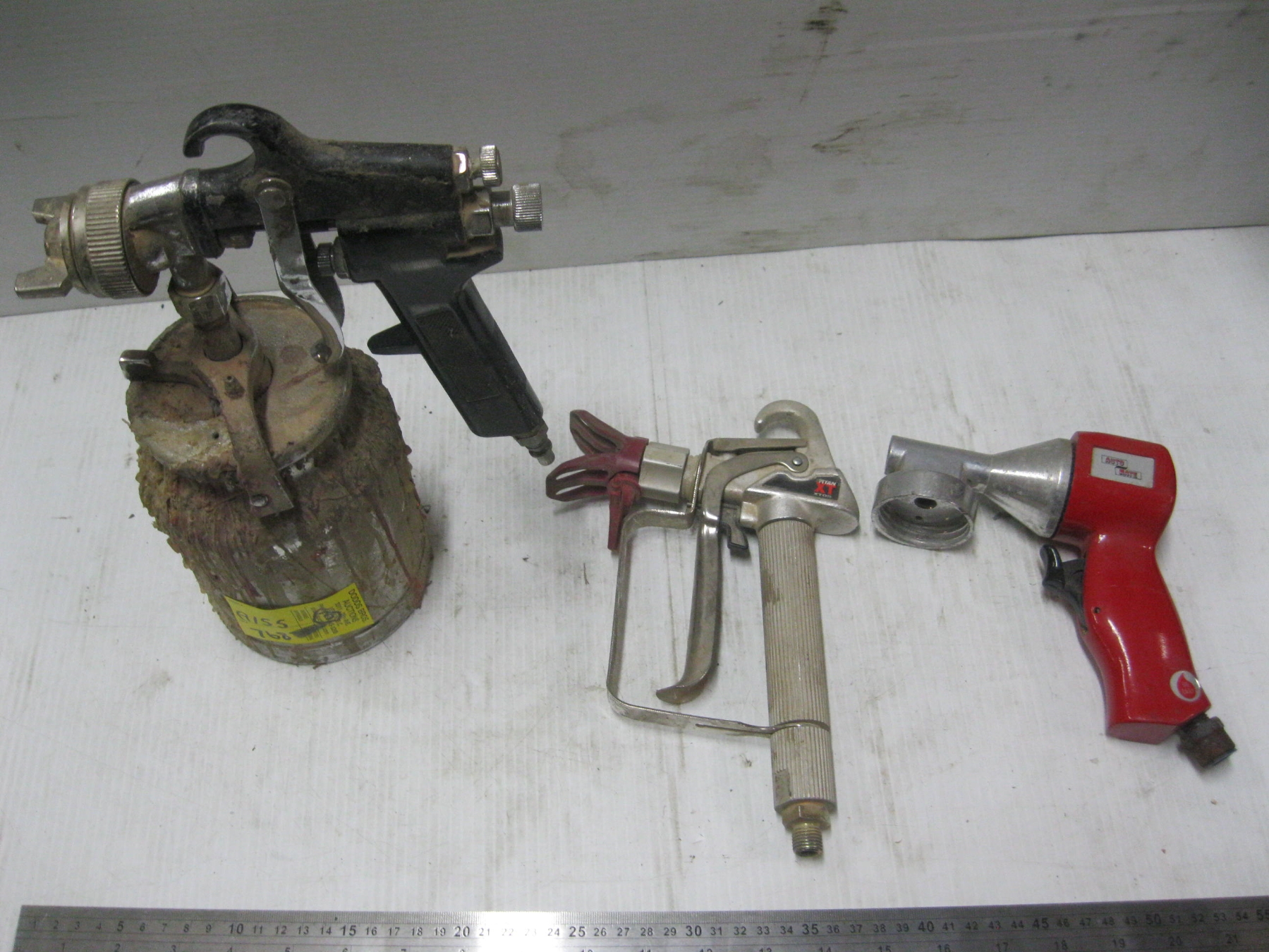 ASST. PAINT & SPRAY GUNS