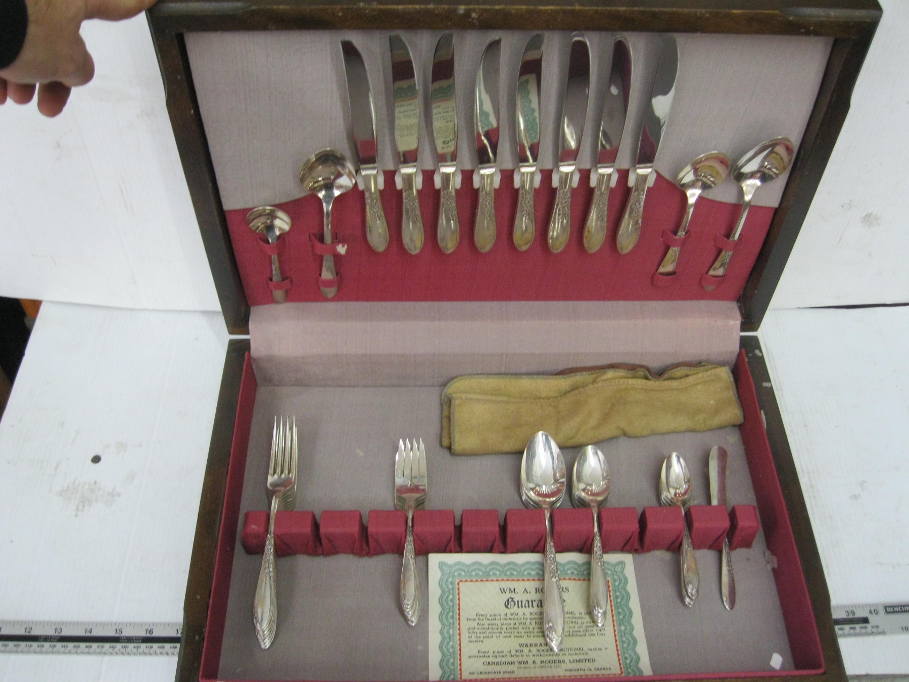 CASED SET OF SILVER PLATE ROGERS CUTLERY