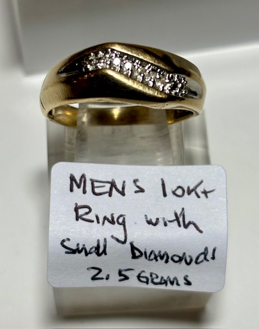 MEN'S 10KT RING W/SMALL DIAMOND, 2.5G - SZ 10