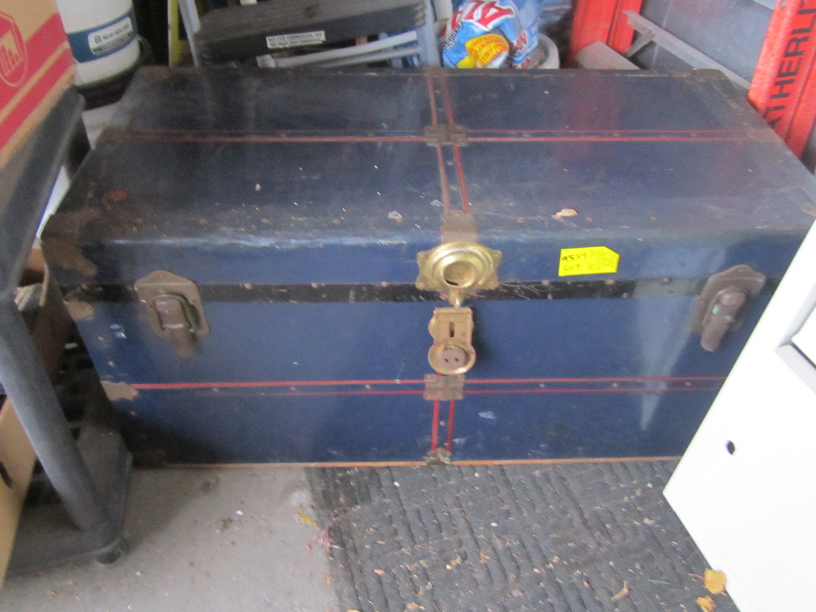 METAL BOUND FULL SIZE TRUNK