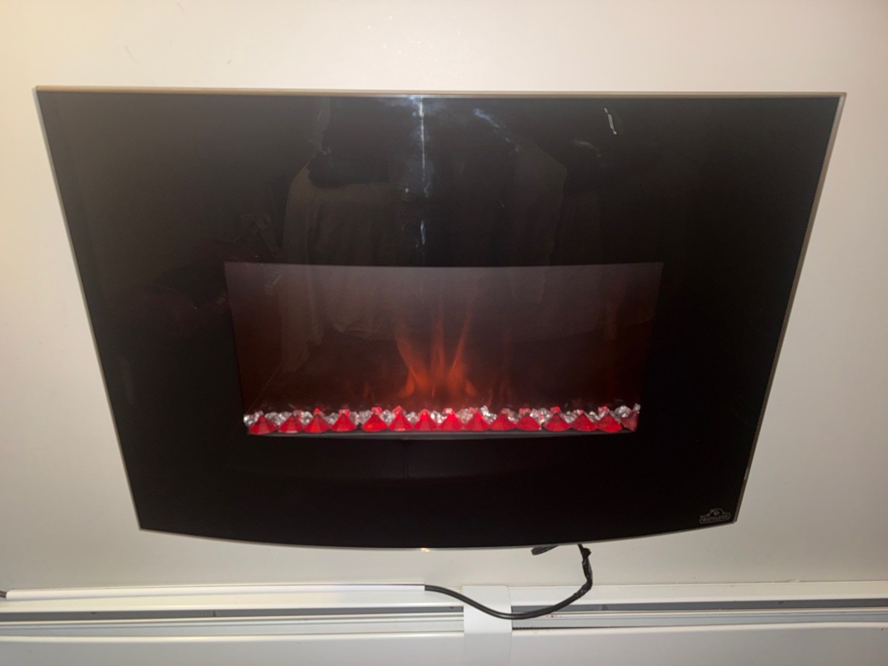 Wall Mounting Electric Fireplace w/ Faux Crystal Embers & Simulated ...