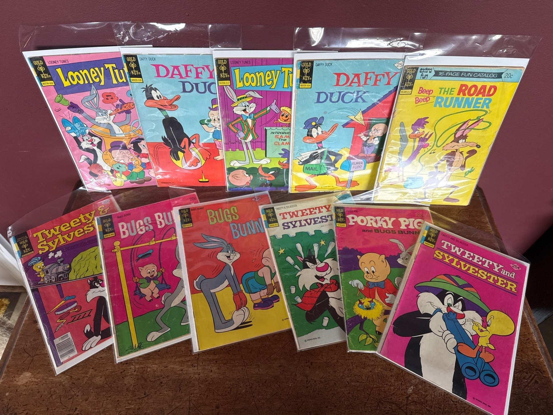 Vintage Looney Toons Comics - Daffy Tweety Porky Pig Bugs Sylvester The ...
