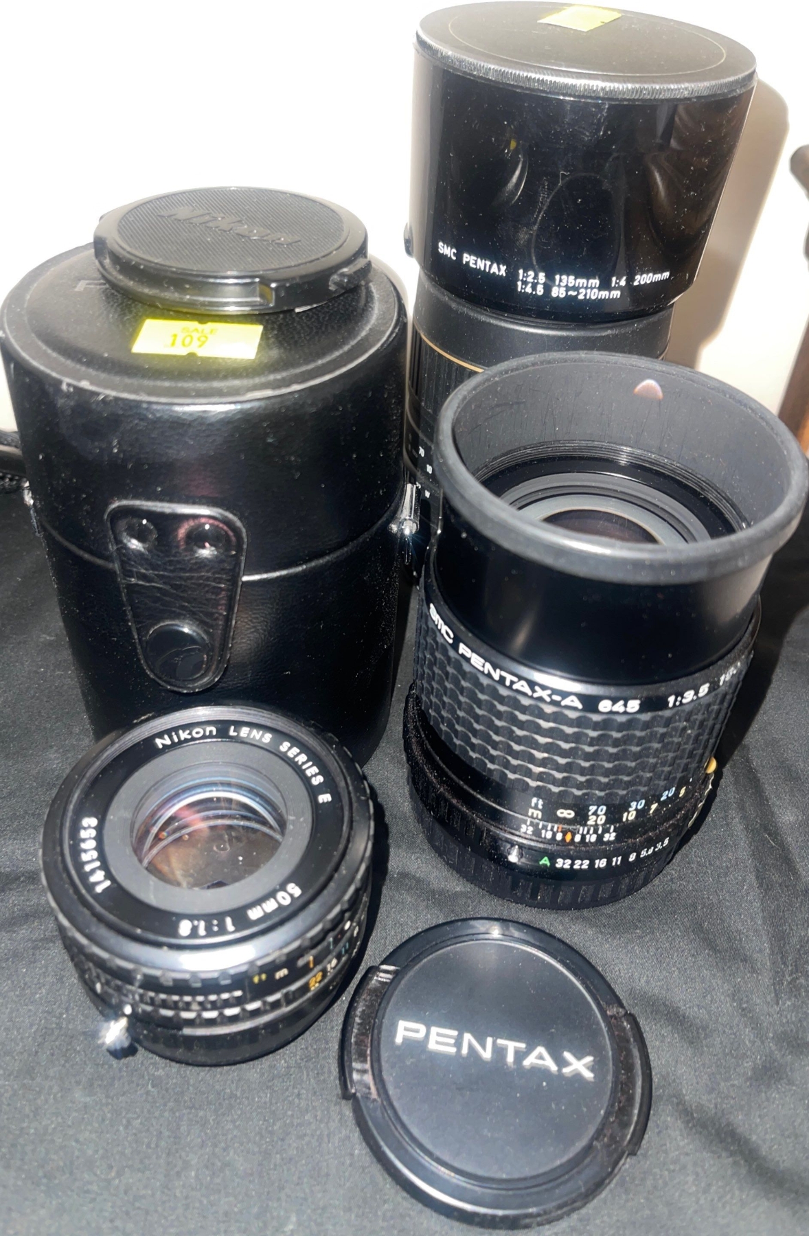 Pentax 1:2.5 135mm 1:4 200mm - Nikon NX Series E 1415653 & SMC Pentax-A 645 - Beck Auctions Inc.
