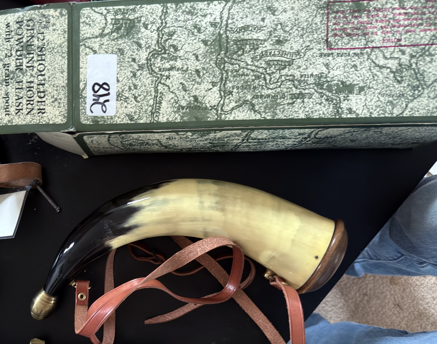 SHOULDER HORN POWDER FLASK