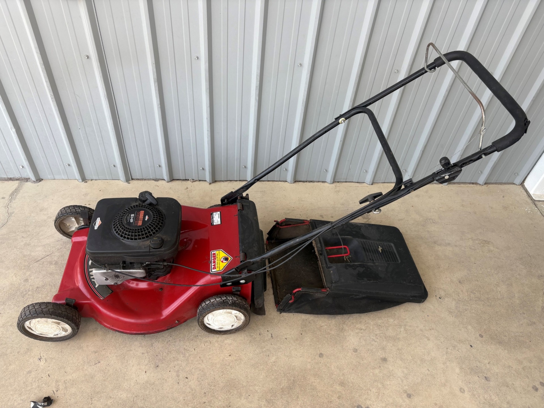 21'' NOMA LAWN MOWER AND BAGGER 5HP